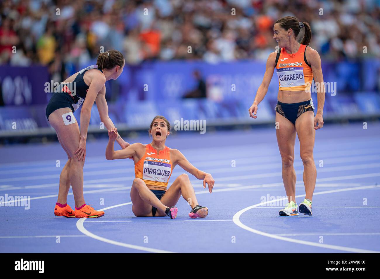 Agueda Marques participating in the 1500 meters at the Paris 2024 ...