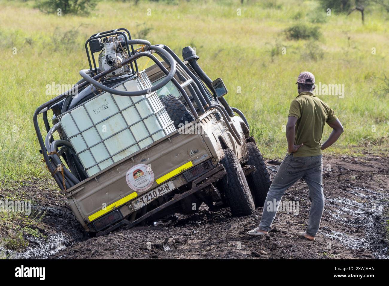 Stuck vehicle hi-res stock photography and images - Alamy