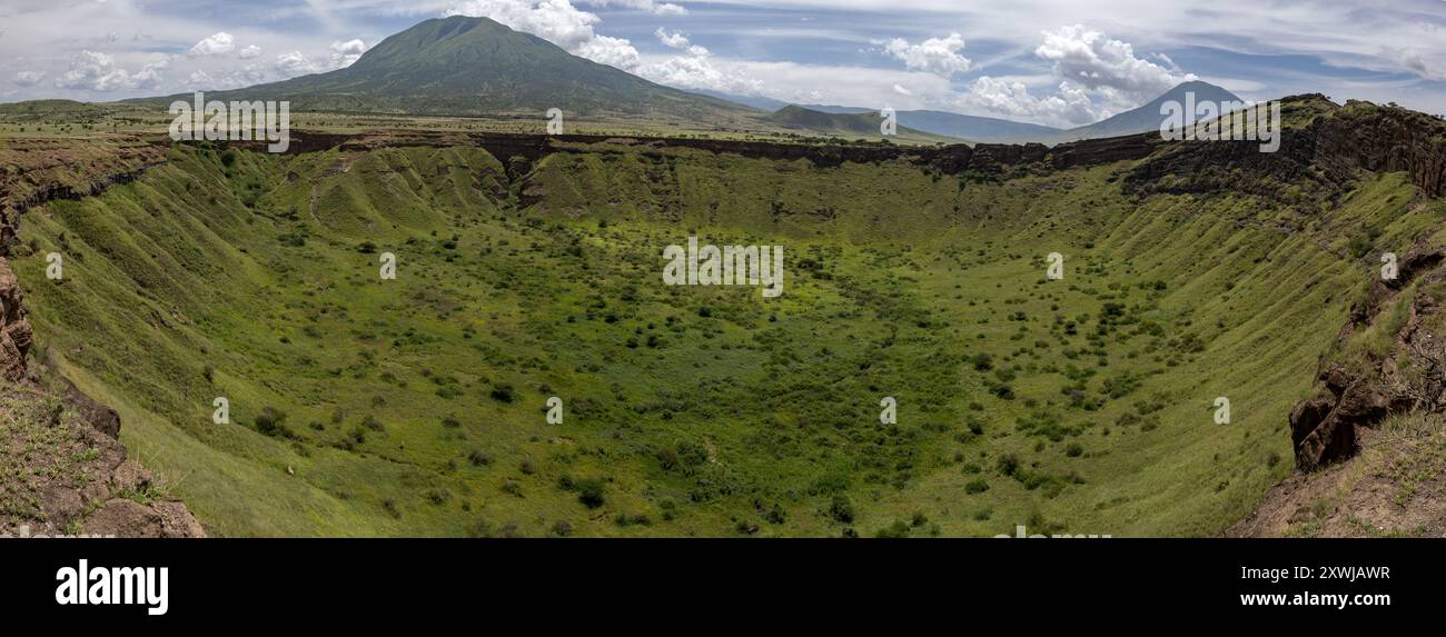 Volcanic crater, Ol Doinyo Lengai volcano, "The Mountain of God ...