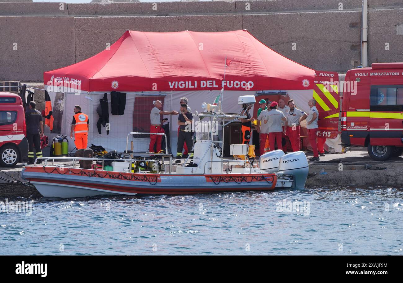 Italian emergency services prepare to head toward the area off the ...