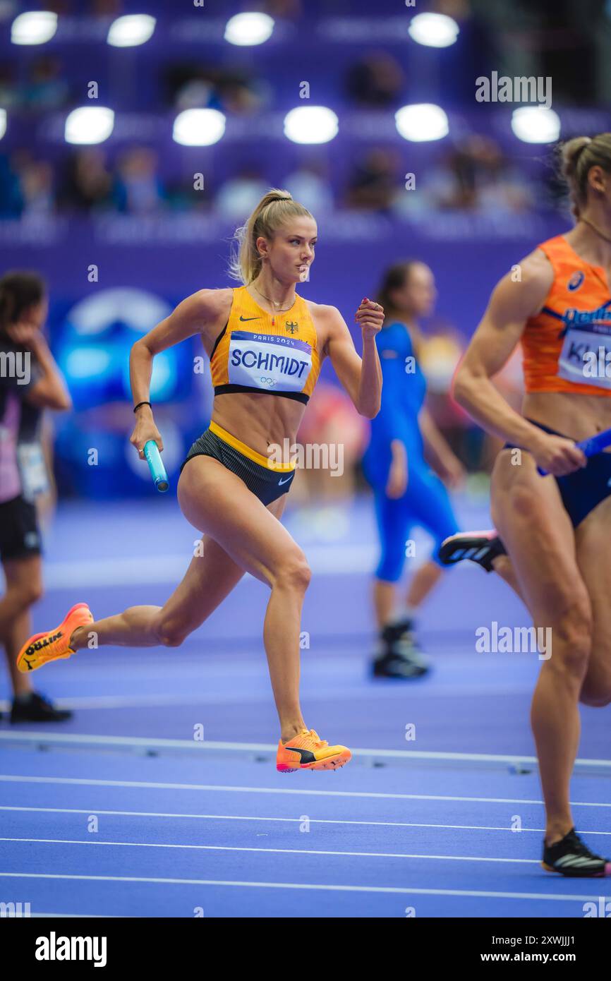 Alica Schmidt participating in the 4X400 meters relay at the Paris 2024 ...