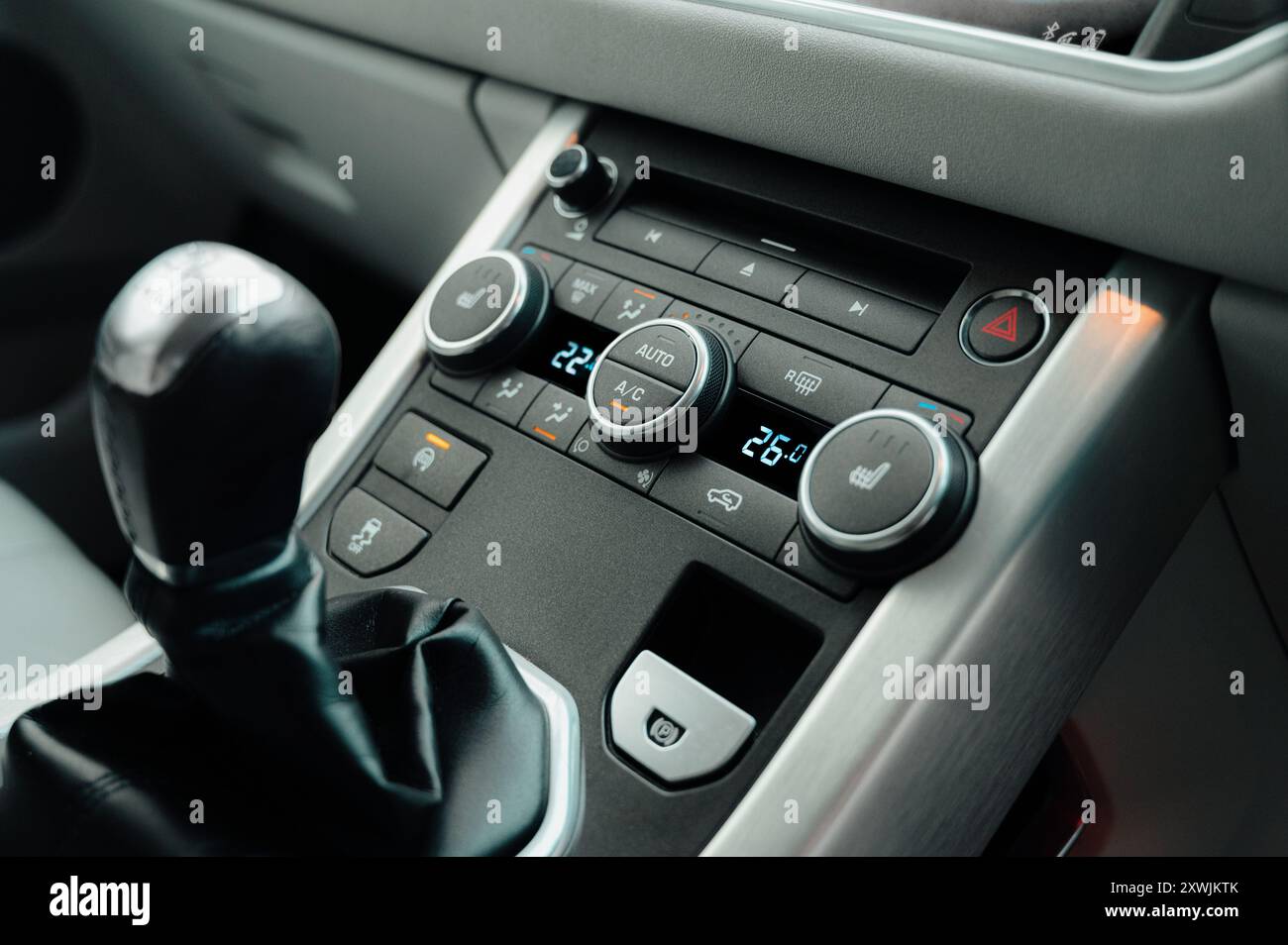 Range Rover Evoque - Forest Shoot Stock Photo - Alamy