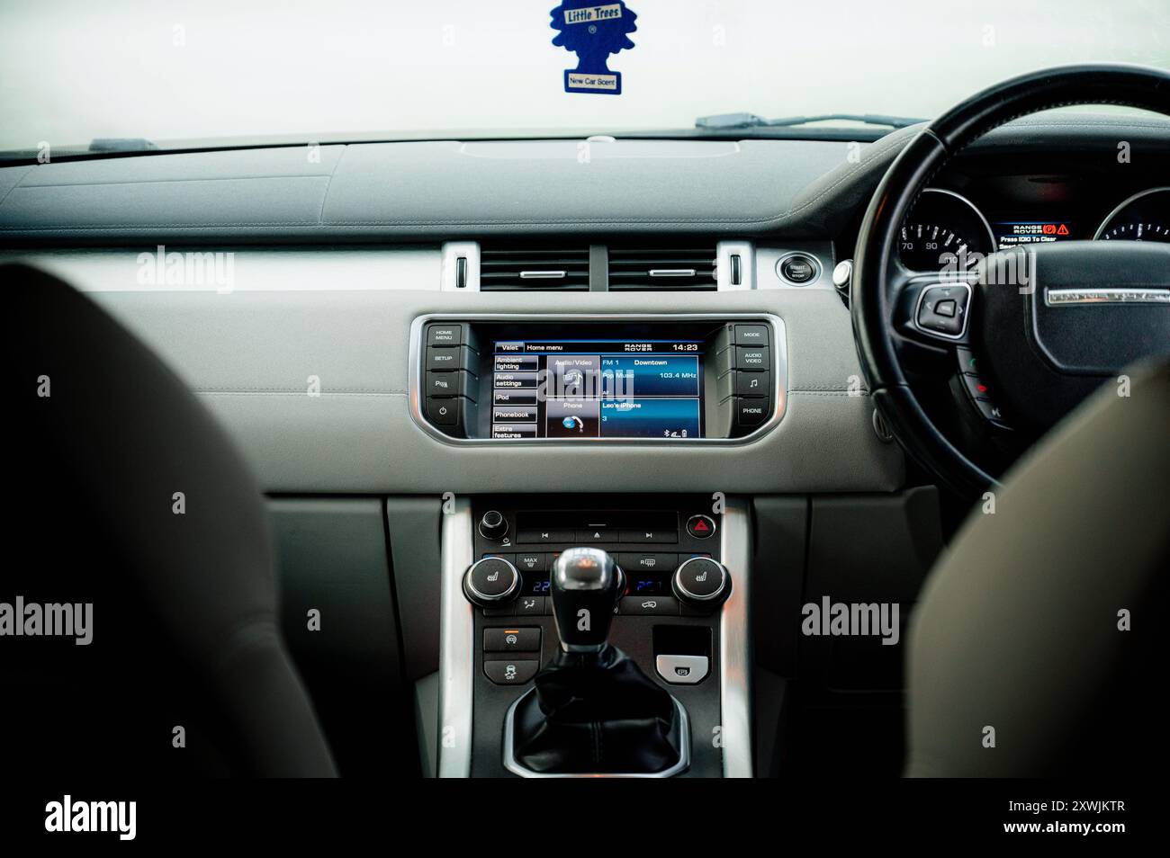 Range Rover Evoque - Forest Shoot Stock Photo - Alamy