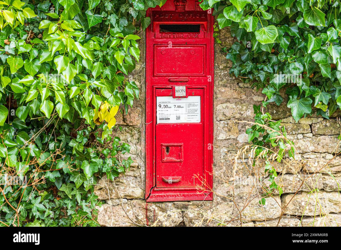 VR Victorian letter box let into a dry stone wall in the Cotswold ...