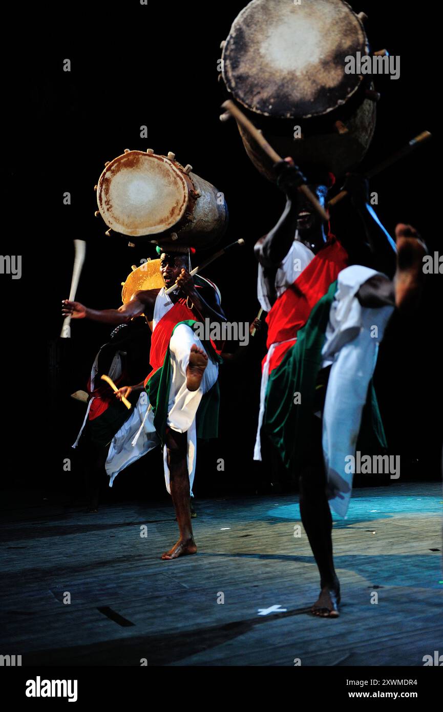 Drums karyenda hi-res stock photography and images - Alamy