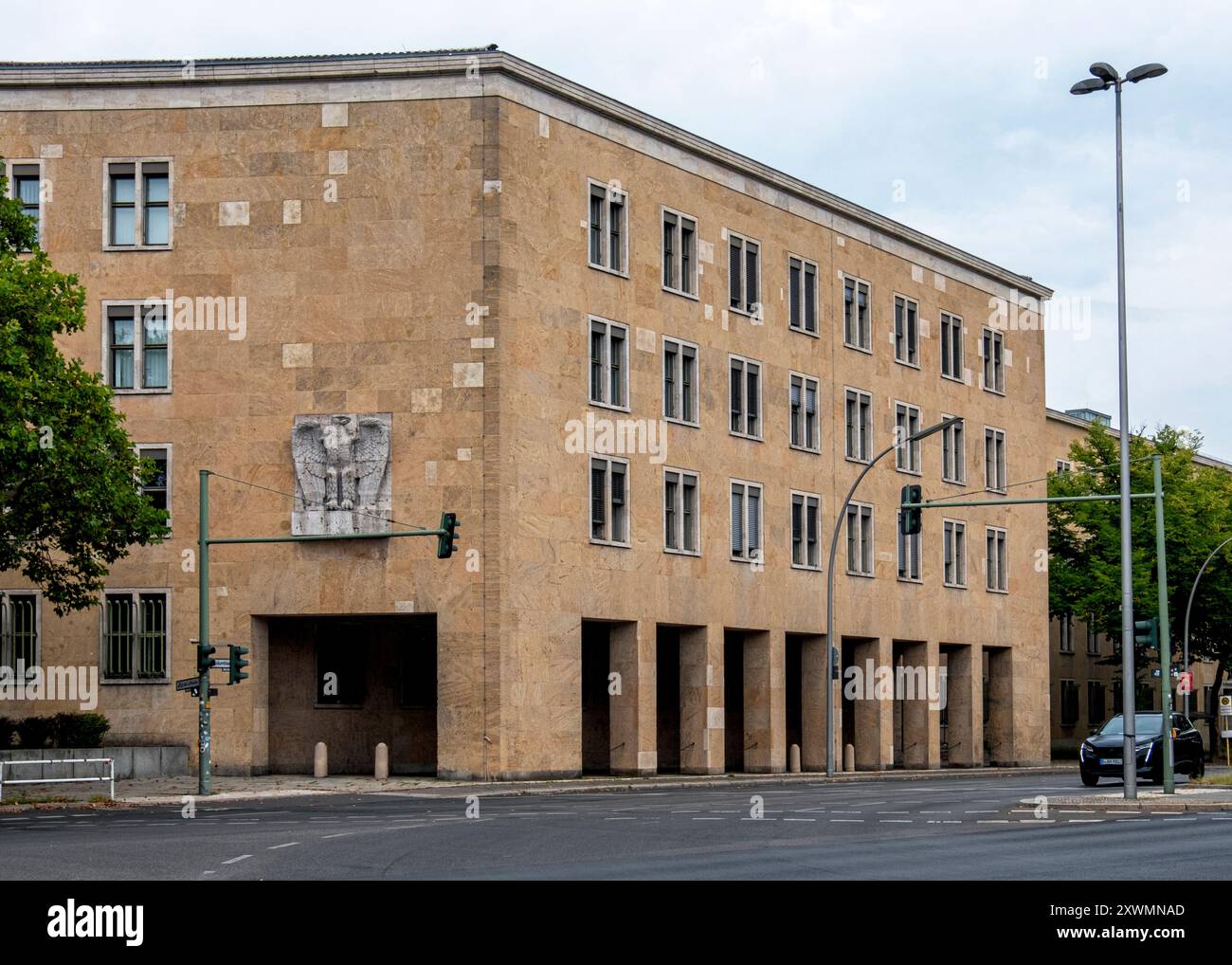 Tempelhofer flughaven terminal building hi-res stock photography and ...