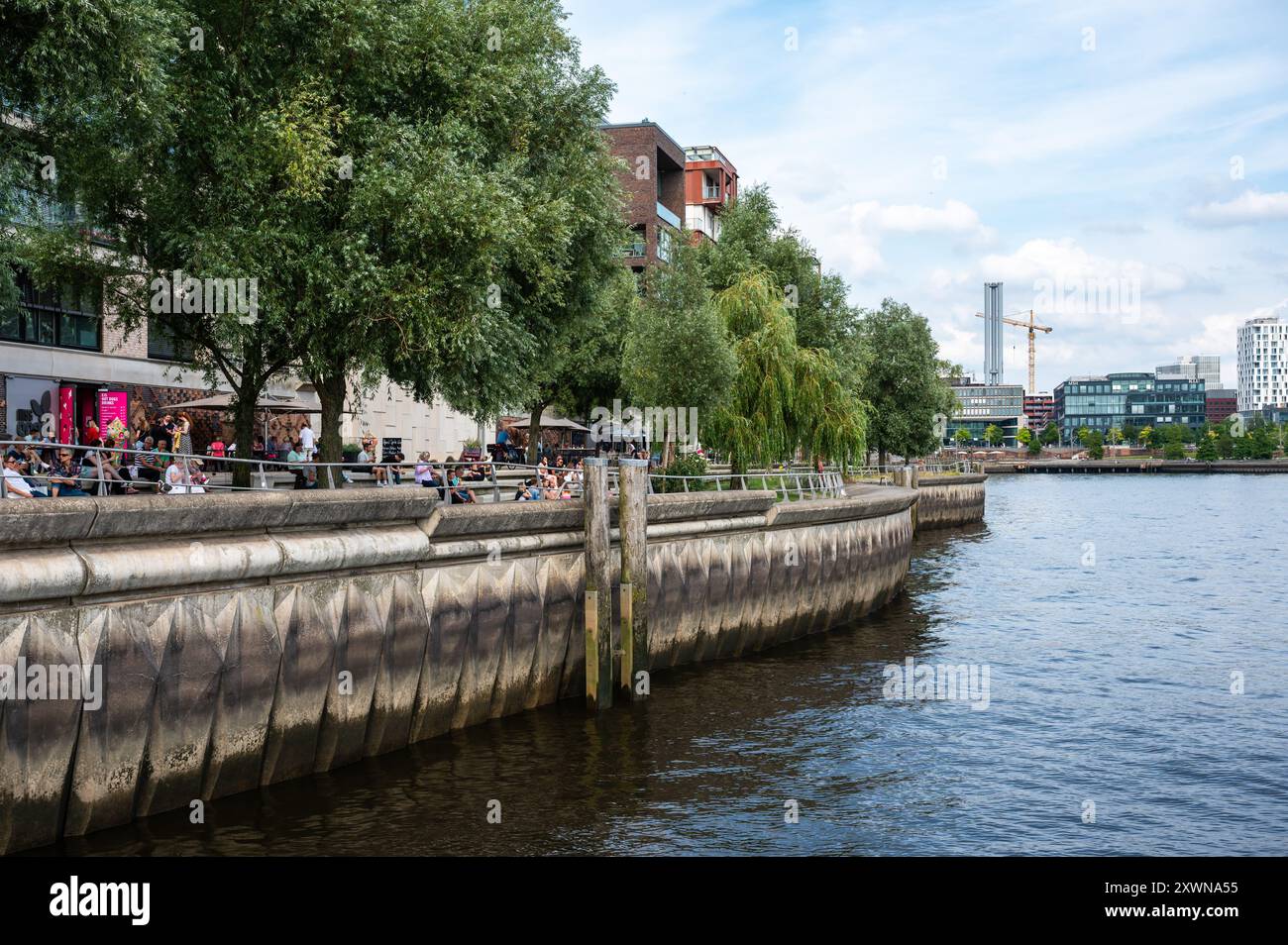 Docks hamburg bar hi-res stock photography and images - Alamy
