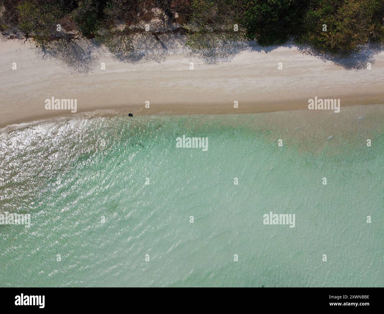 Aerial view of the Koh Ra Wi tropical beach in the Koh Lipe archipelago ...