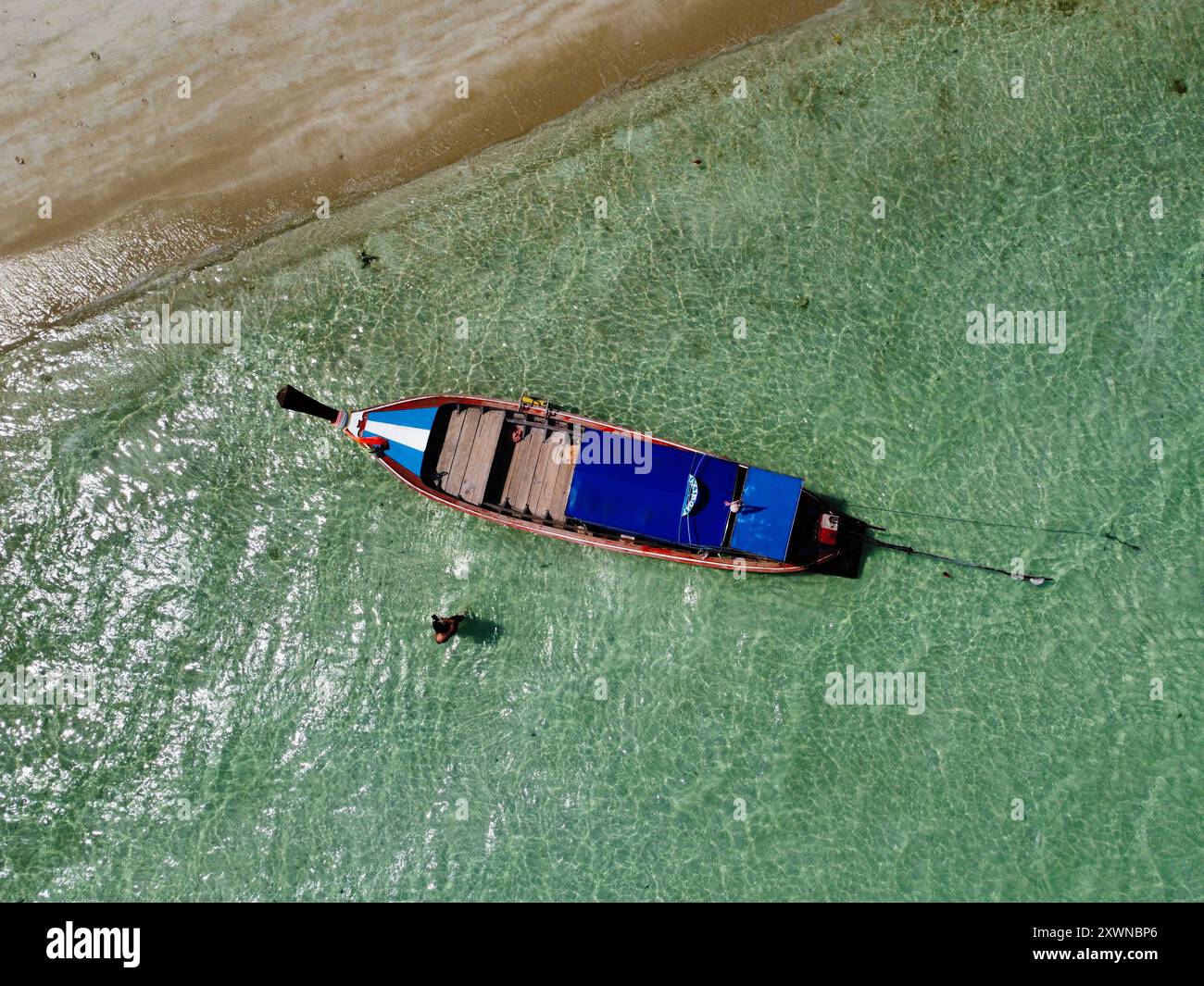Aerial view of a long tail boat on the Ko Ra Wi beach Stock Photo - Alamy
