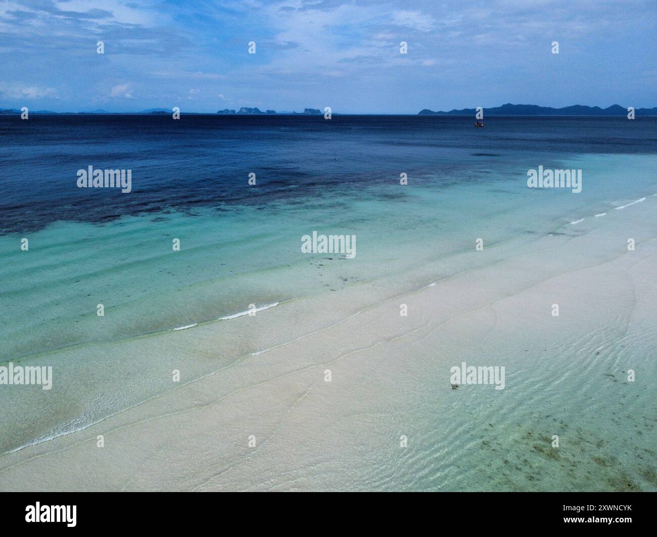 Aerial view of sand island formed in Koh Kradan during the low tide in ...
