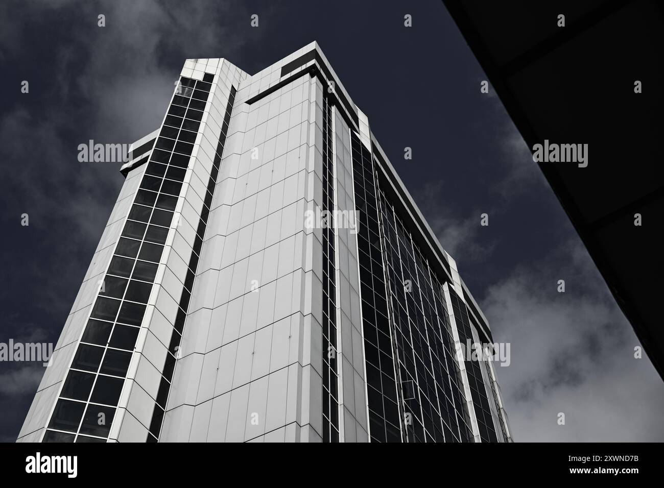 Tower block london 1980s hi-res stock photography and images - Alamy