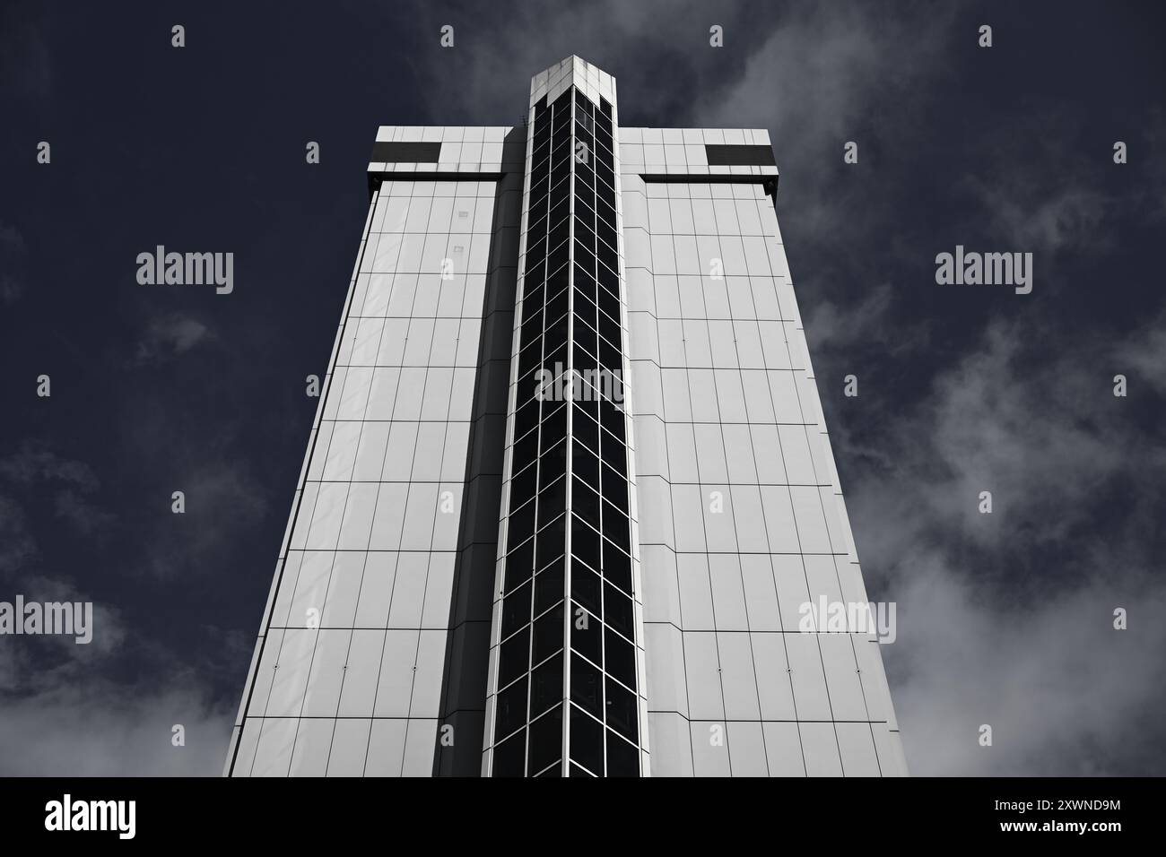 Tower block london 1980s hi-res stock photography and images - Alamy