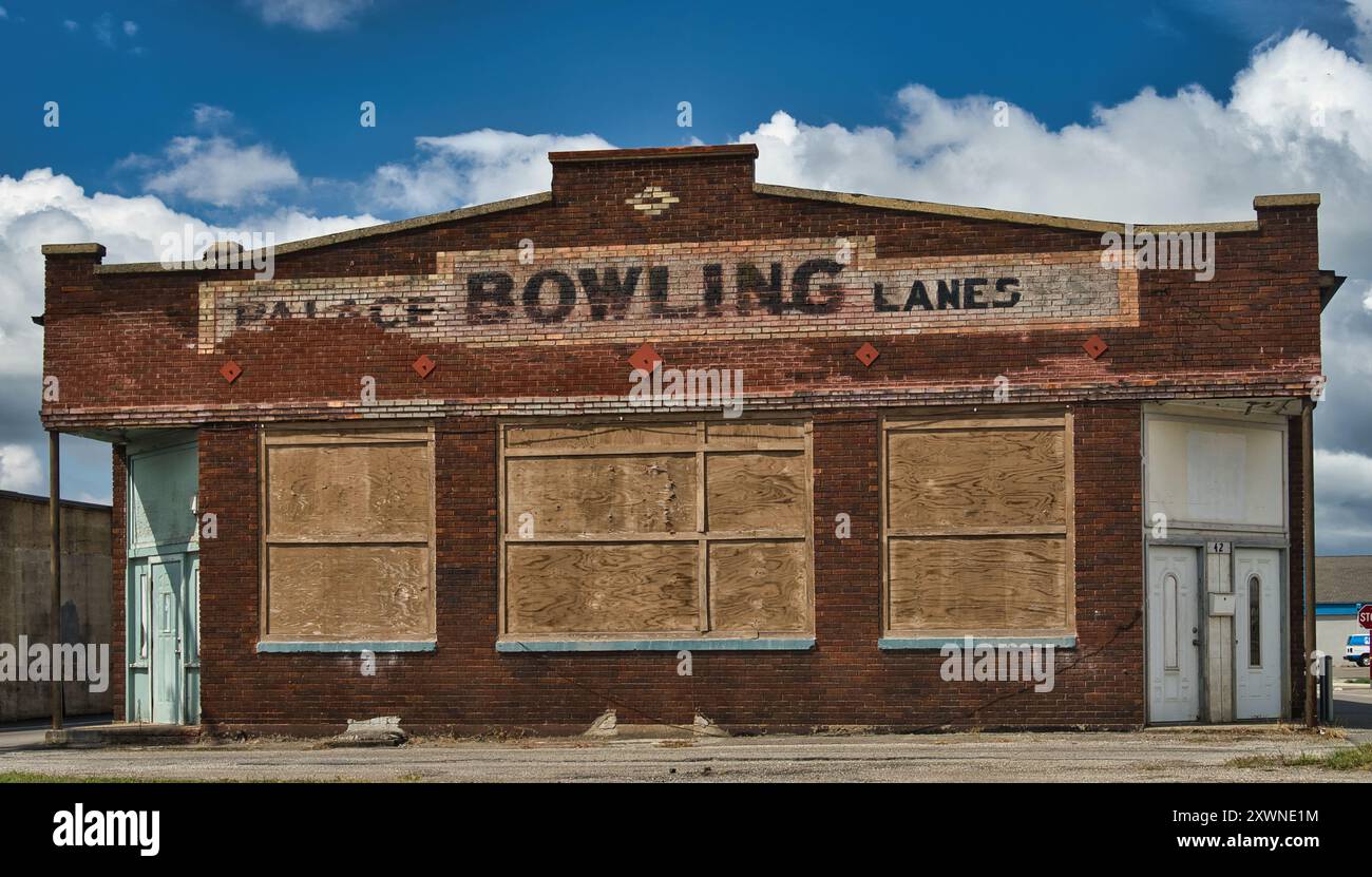 Palace Bowling lanes in downtown Newark Ohio USA 2024 Stock Photo - Alamy
