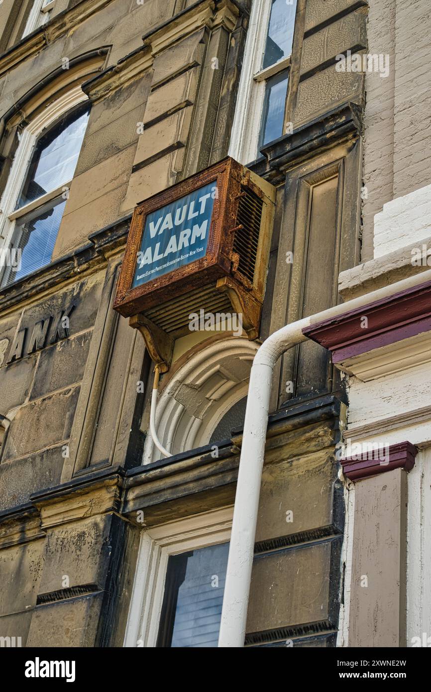 Banking vault hi-res stock photography and images - Alamy