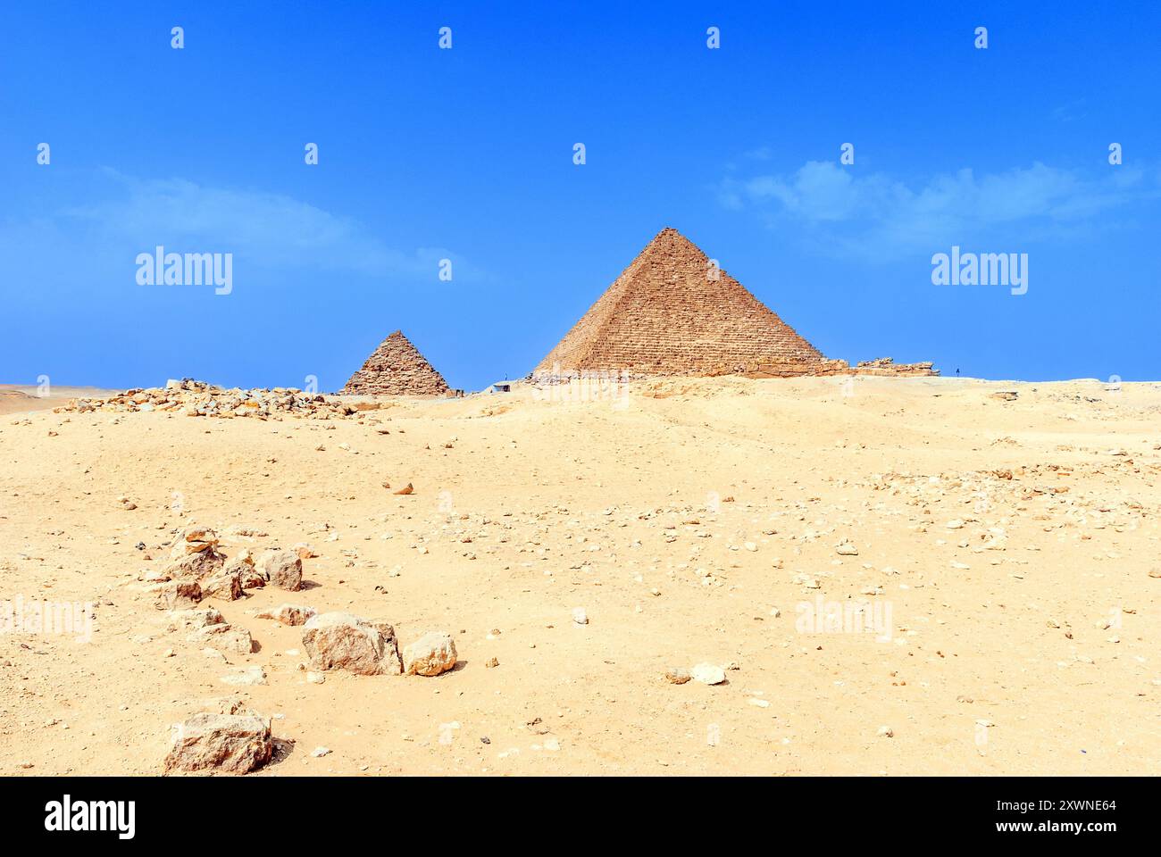 Pyramid of Menkaure - Giza necropolis, Lower Egypt Stock Photo - Alamy