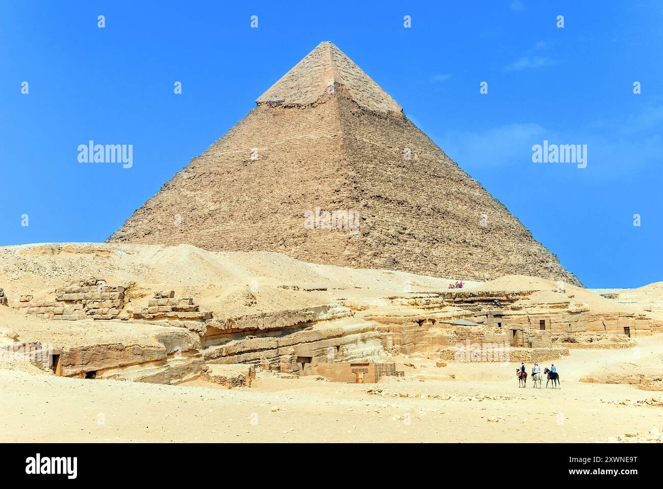 Pyramid of Chephren - Giza necropolis, Lower Egypt Stock Photo - Alamy