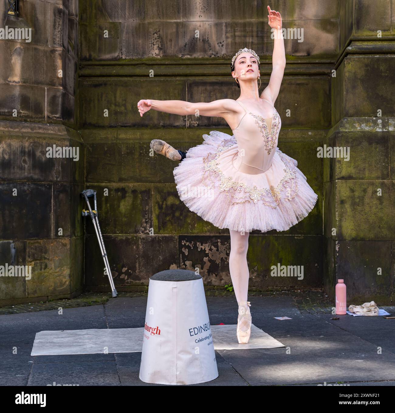 Royal Mile, Edinburgh, Scotland, UK, 20th August 2024. Edinburgh Festival Fringe street ...