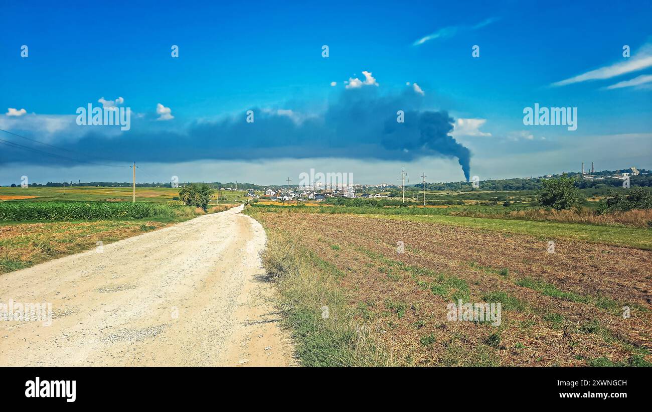 Explosion fire column hi-res stock photography and images - Alamy