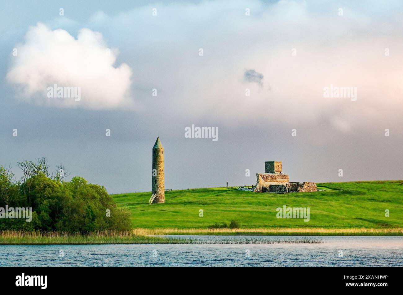 Devenish island round tower celtic hi-res stock photography and images ...