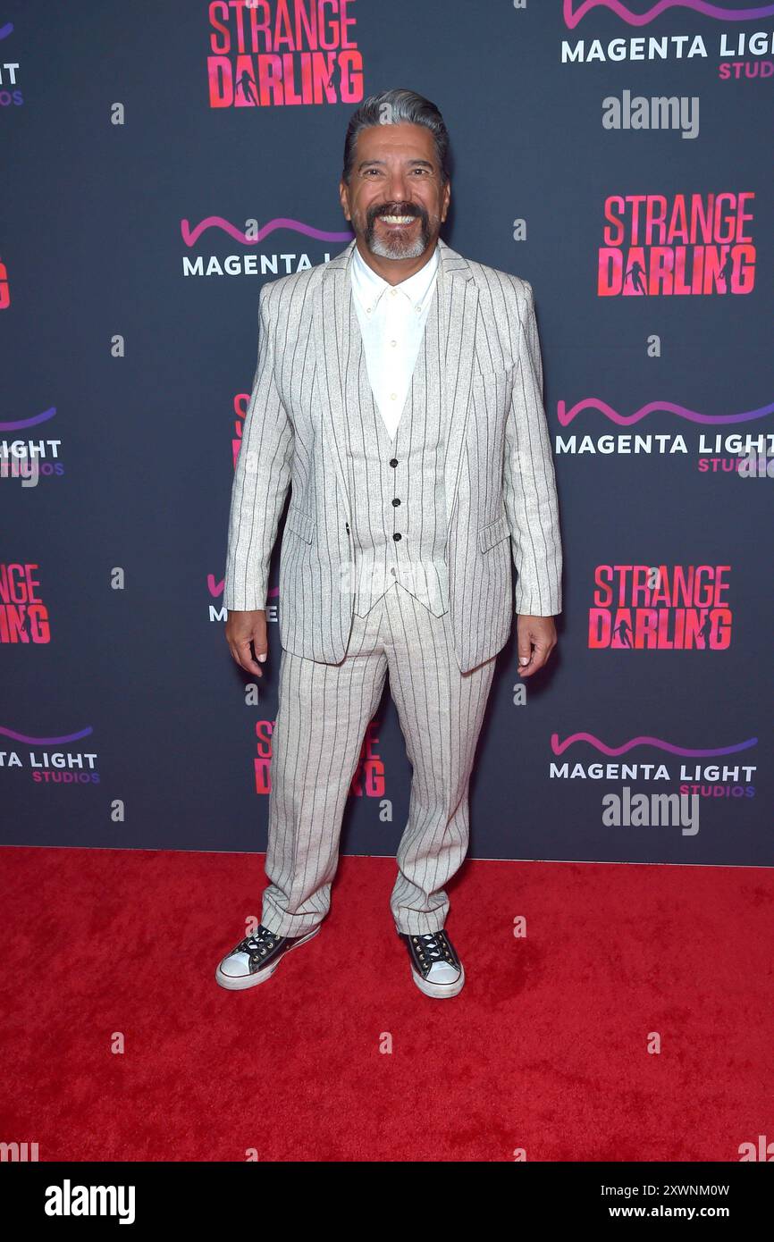 Steven Michael Quezada bei der Premiere des Kinofilms Strange Darling im DGA Theater. Los ...