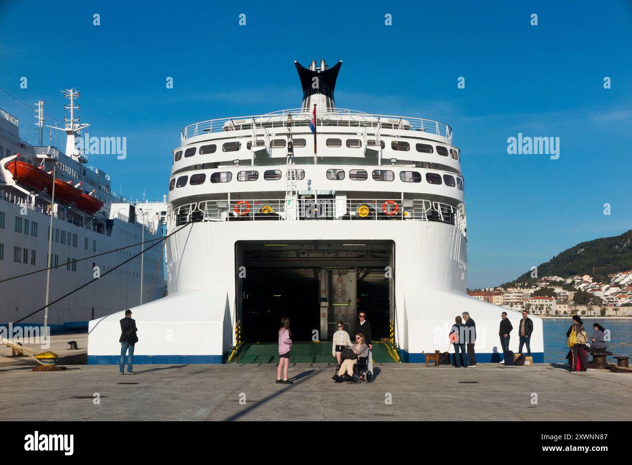 Vehicle and foot passenger door / entrance to the interior of ...