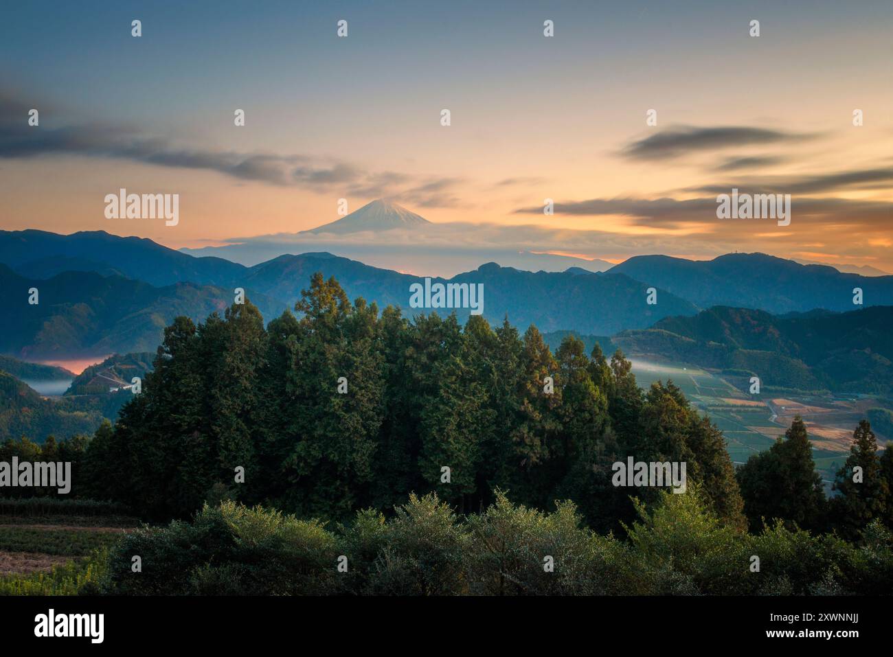 Distant view of mt fuji hi-res stock photography and images - Alamy