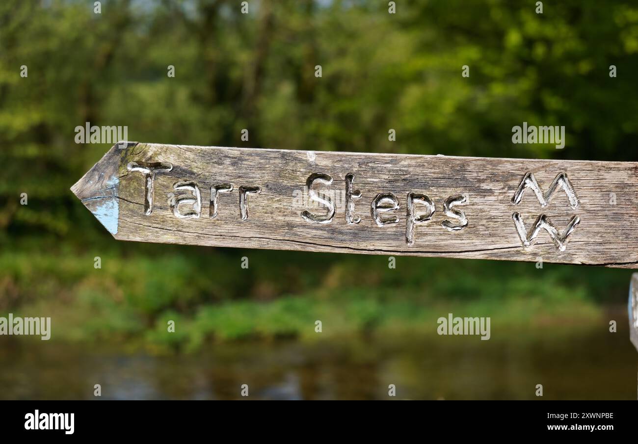 Wooden Fingerpost To Tarr Steps On The Two Moors Way, Exmoor National ...