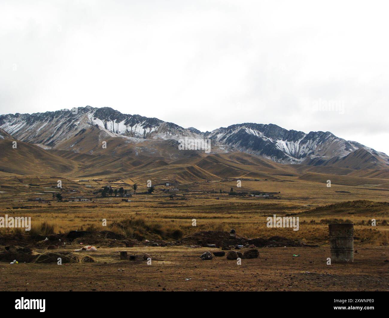 Peaks of La Raya mountain range near Layo, Peru Stock Photo - Alamy