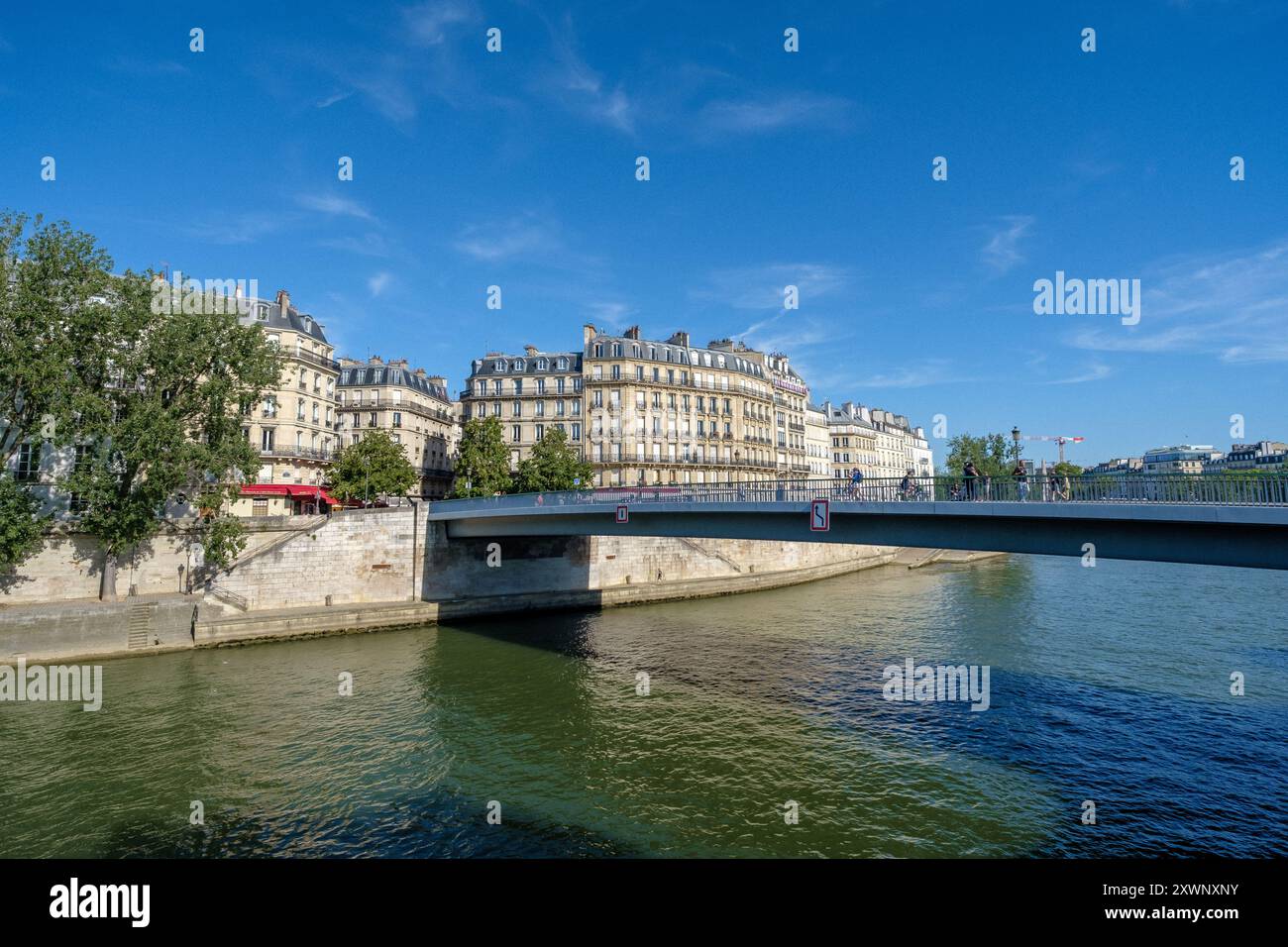 Paris, France - August 10, 2024 : Beautiful view of the bridge Pont ...
