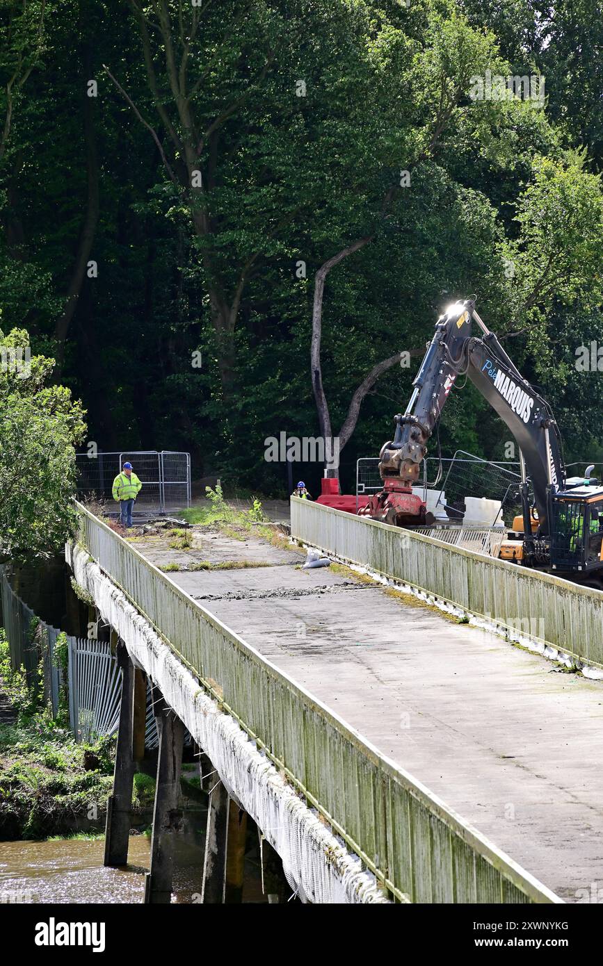 Around the UK - Demolition of the 'Old Tramway Bridge' Preston as part ...