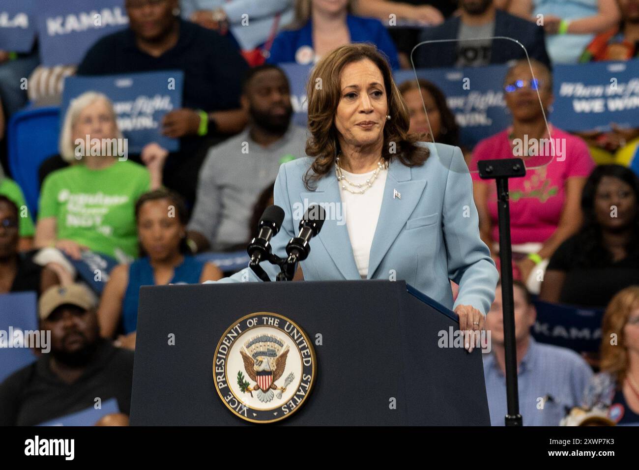 Female president us hi-res stock photography and images - Alamy