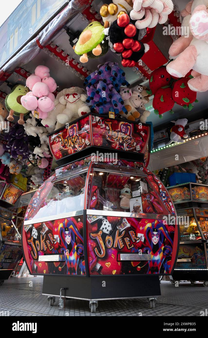 Coin pushing pusher machine with flashy animations, spectacular light ...