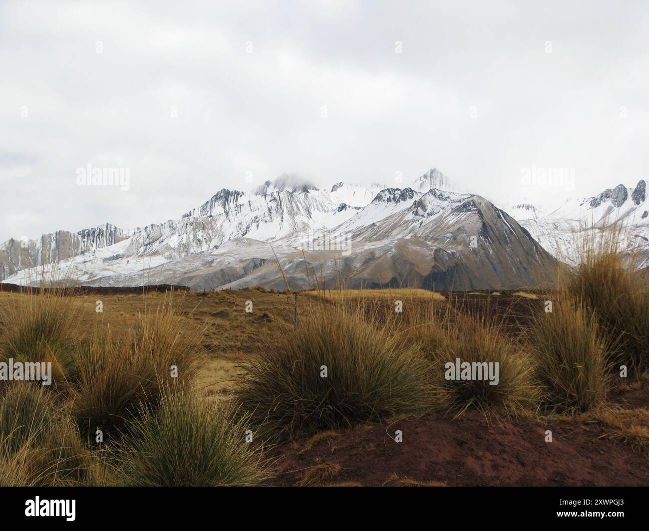 Peaks of La Raya mountain range near Layo, Peru Stock Photo - Alamy