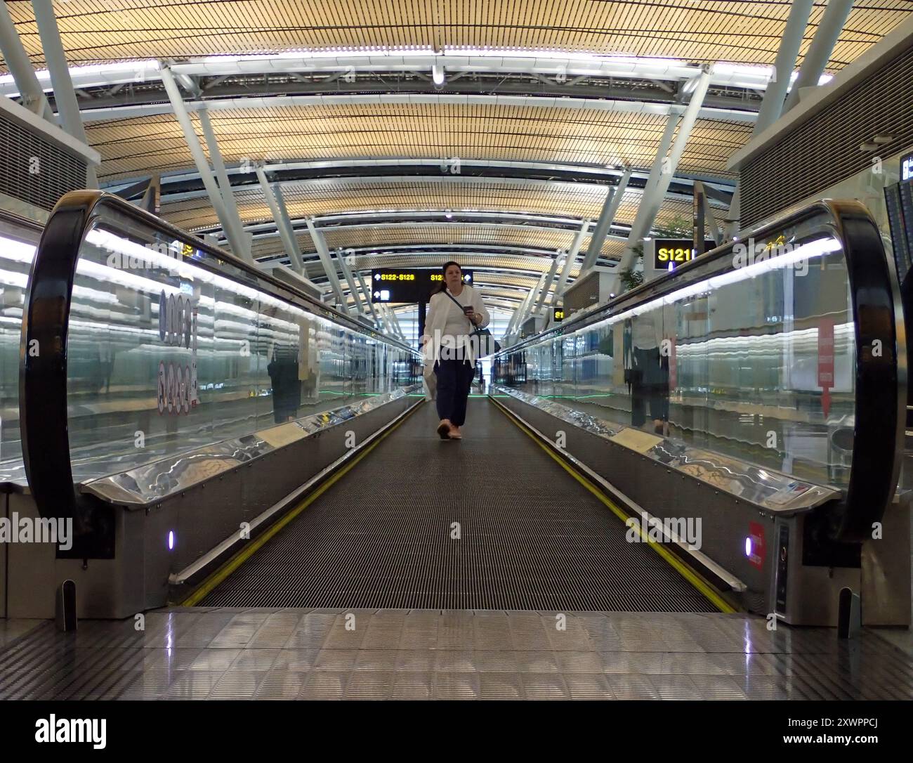 Suvarnabhumi airport terminal 1 hi-res stock photography and images - Alamy