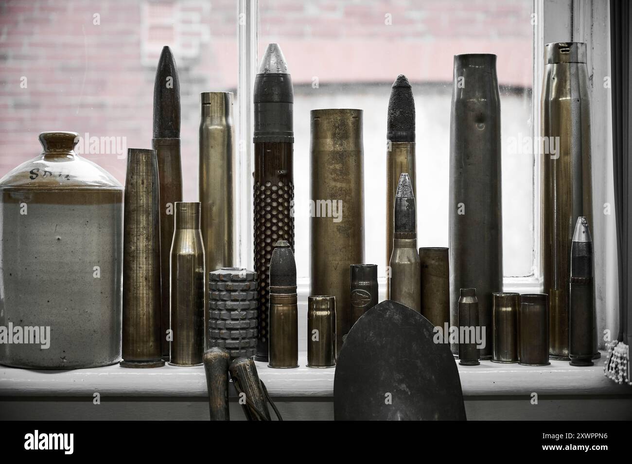 Empty shell cases hi-res stock photography and images - Alamy