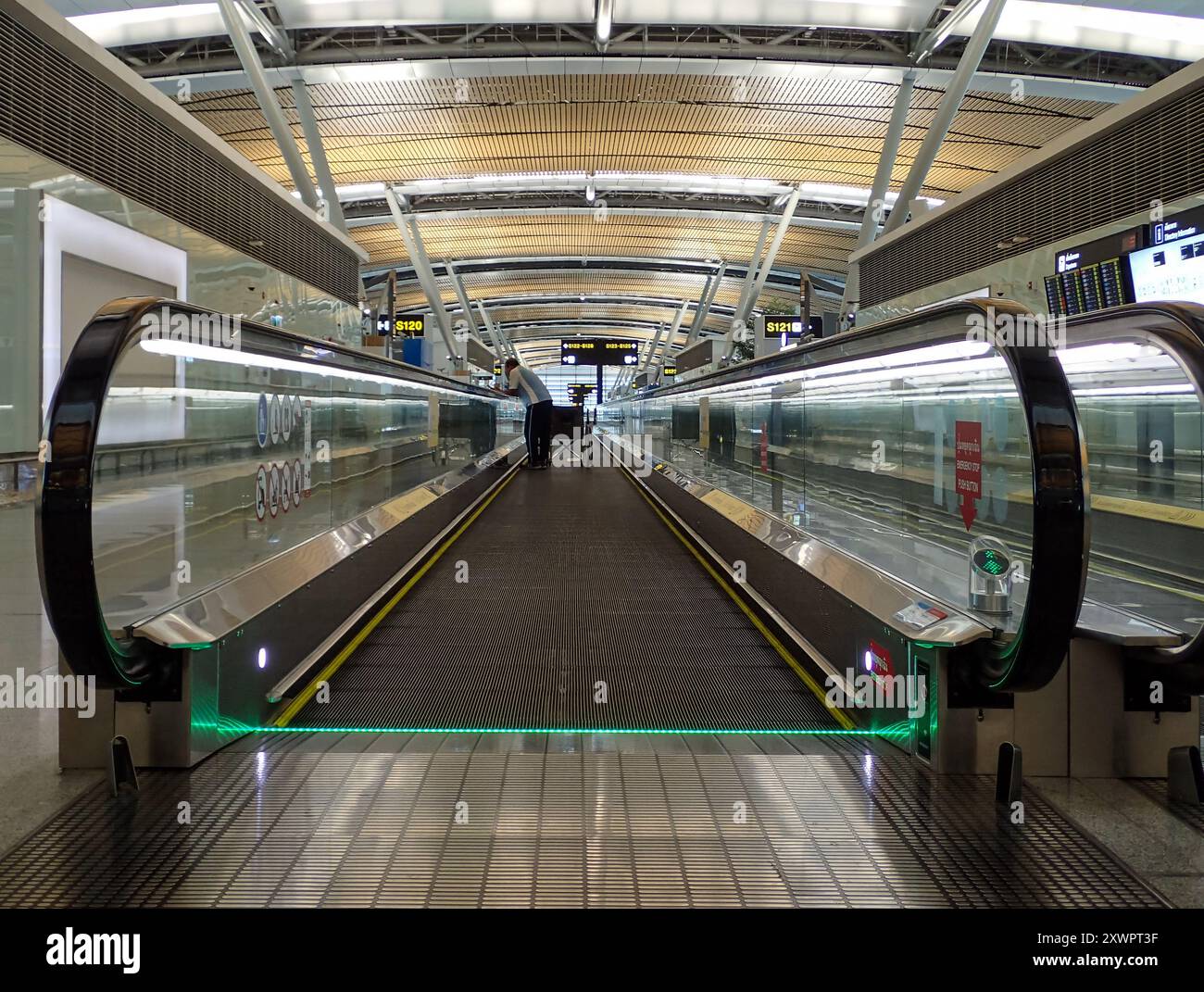Suvarnabhumi airport terminal 1 hi-res stock photography and images - Alamy