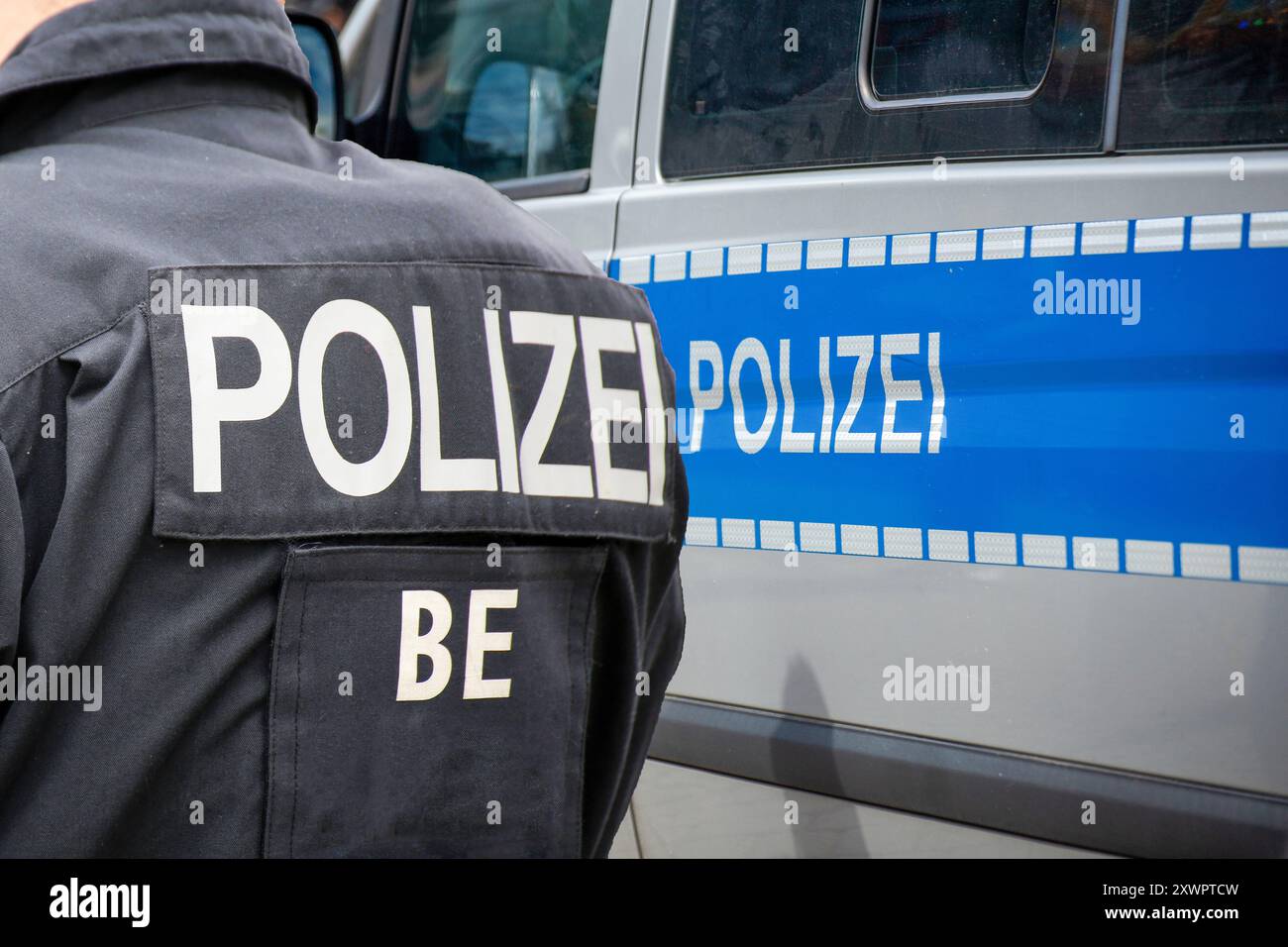 Berlin germany emergency vehicle hi-res stock photography and images ...