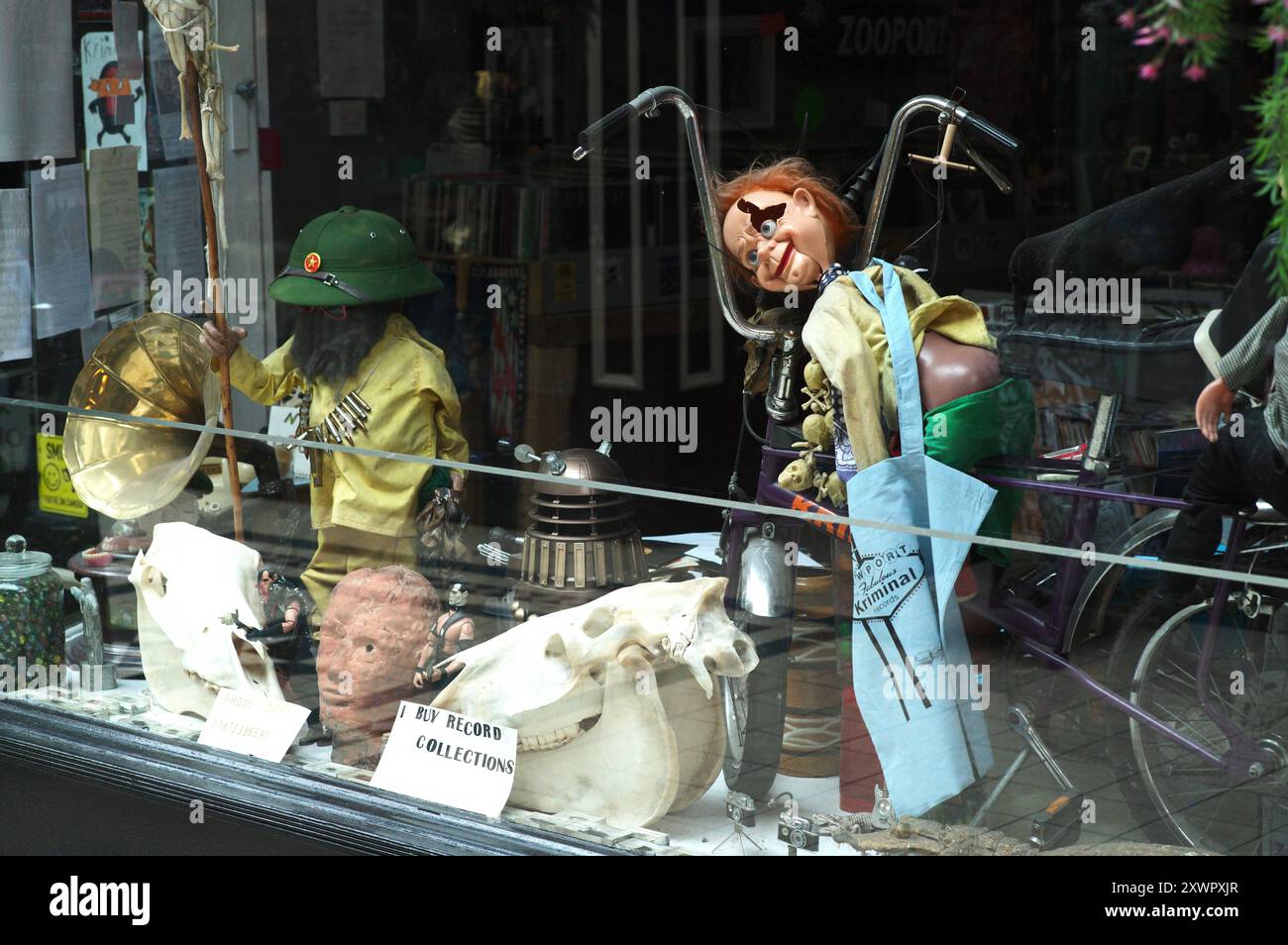 Creepy figures in a shop window. Halloween Stock Photo - Alamy