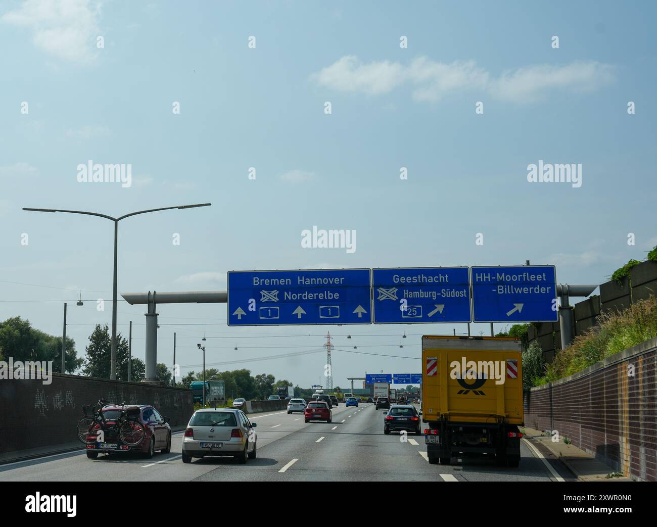 Hamburg, Germany. 20th Aug, 2024. Vehicles driving southbound on the A1 ...