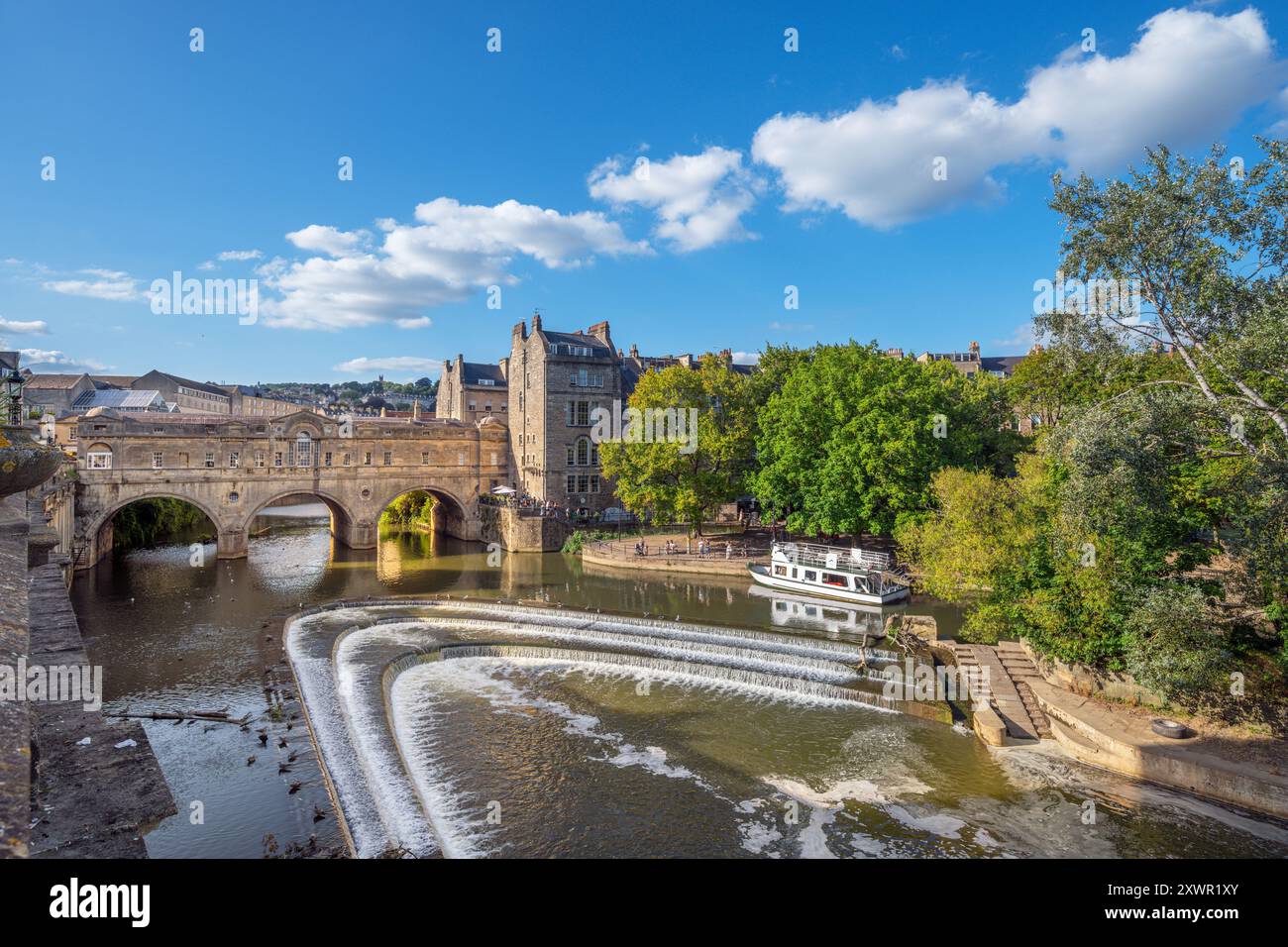 The historic 18thC Pulteney Bridge, Bath, Somerset, England, UK Stock ...