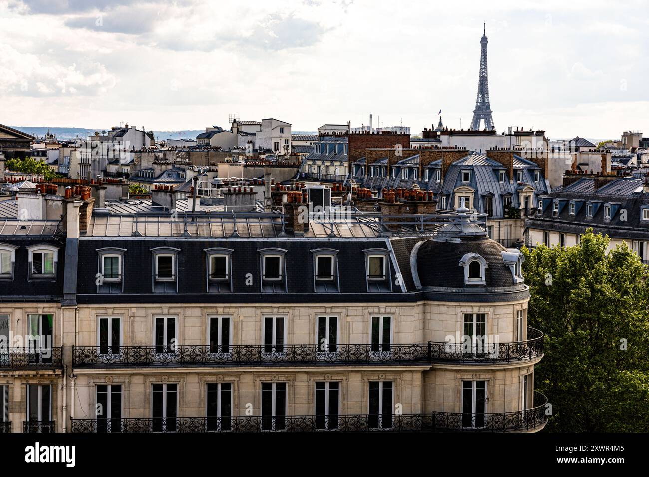Iconic rooftops hi-res stock photography and images - Alamy