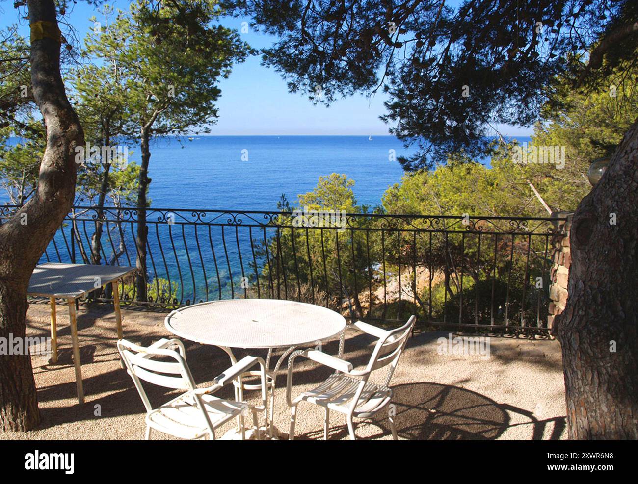 Terrace by the sea at Le Pradet in Provence Stock Photo - Alamy