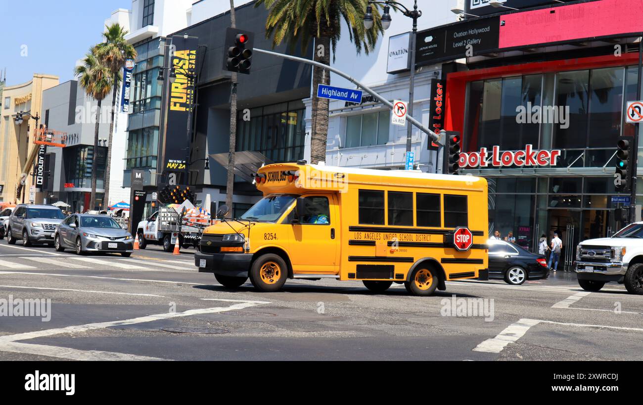 Los Angeles Unified School District School Bus on Hollywood Blvd Walk ...