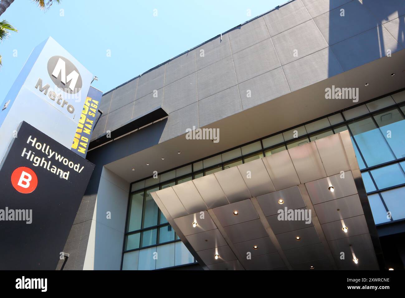 Hollywood (Los Angeles), California: entrance of Hollywood Highland ...