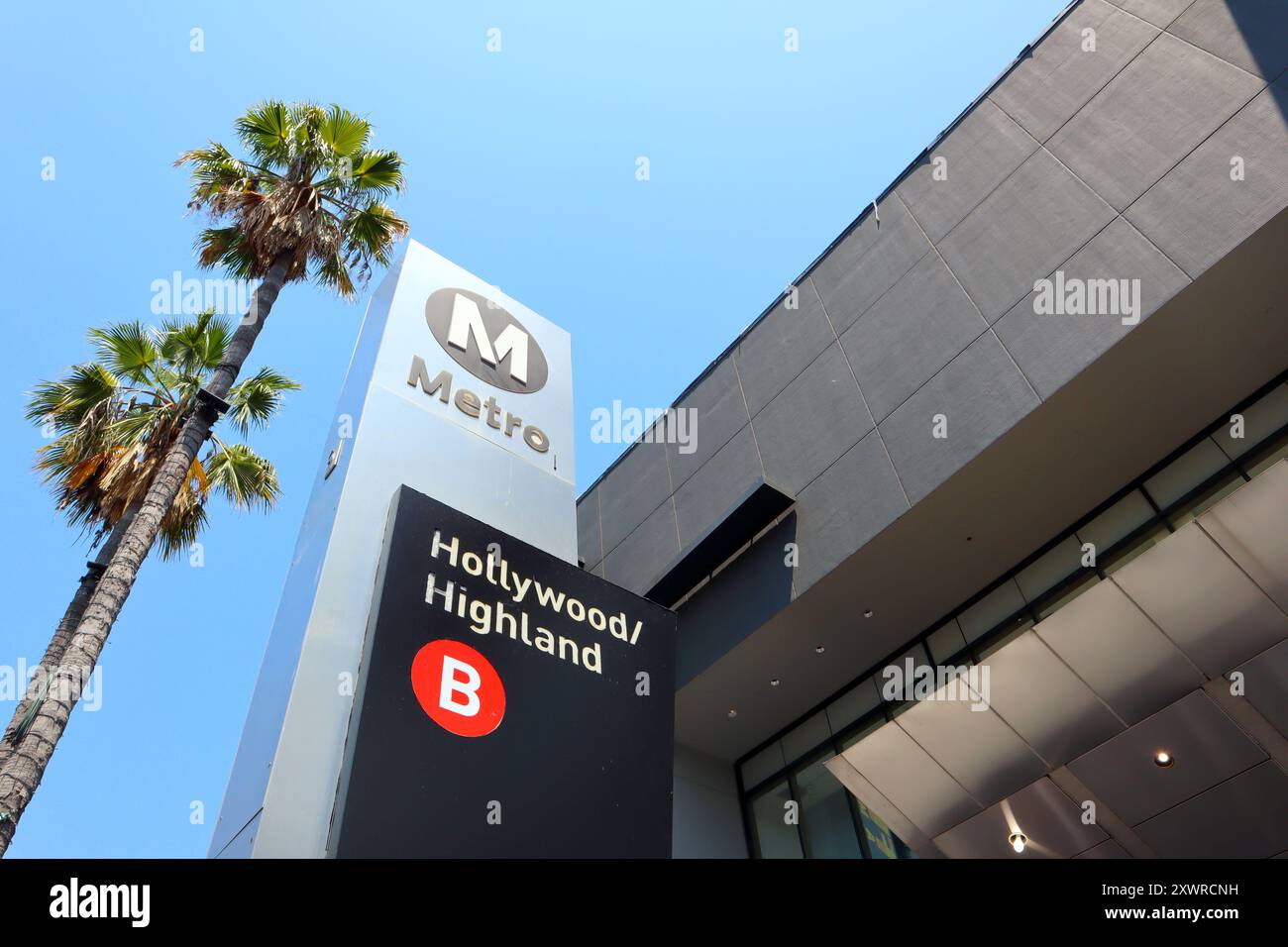 Hollywood (Los Angeles), California: entrance of Hollywood Highland ...