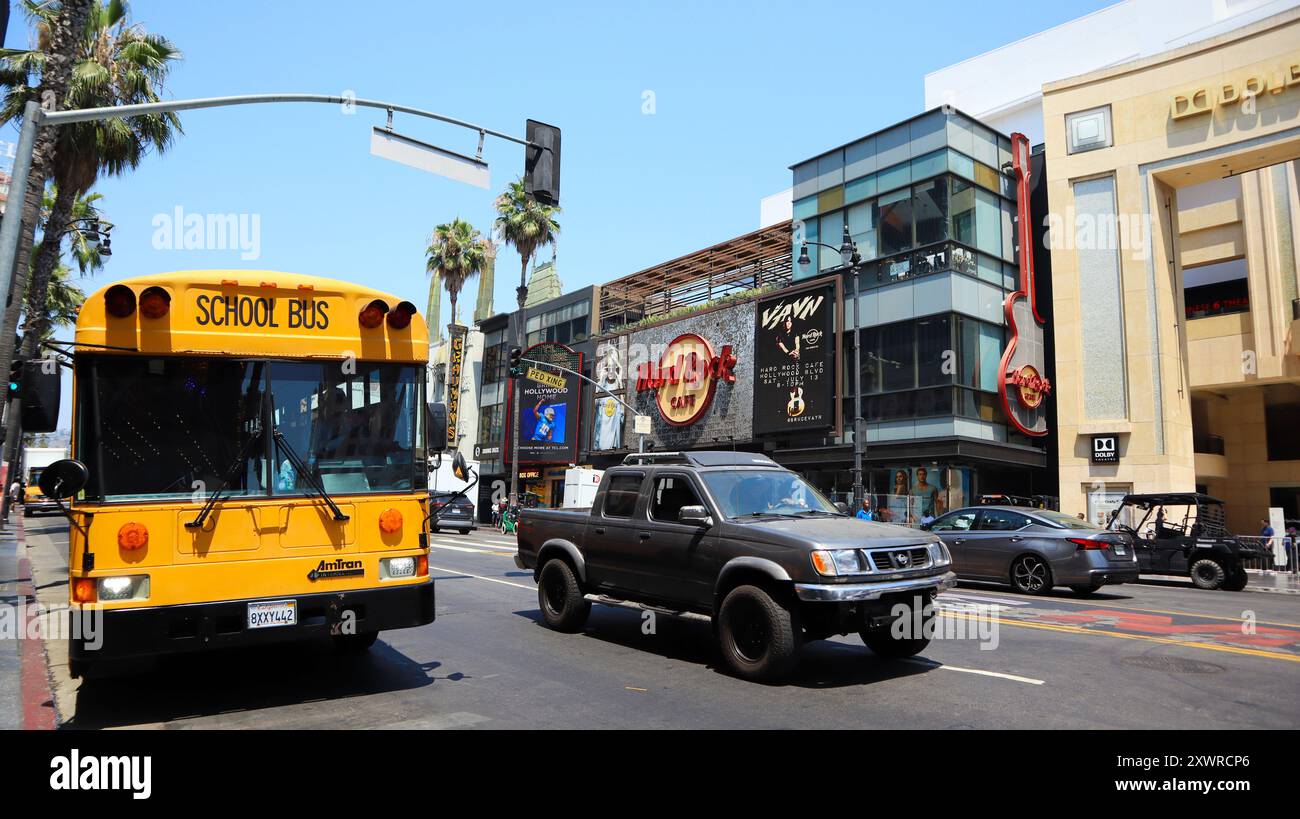 Los Angeles Unified School District School Bus on Hollywood Blvd Walk ...