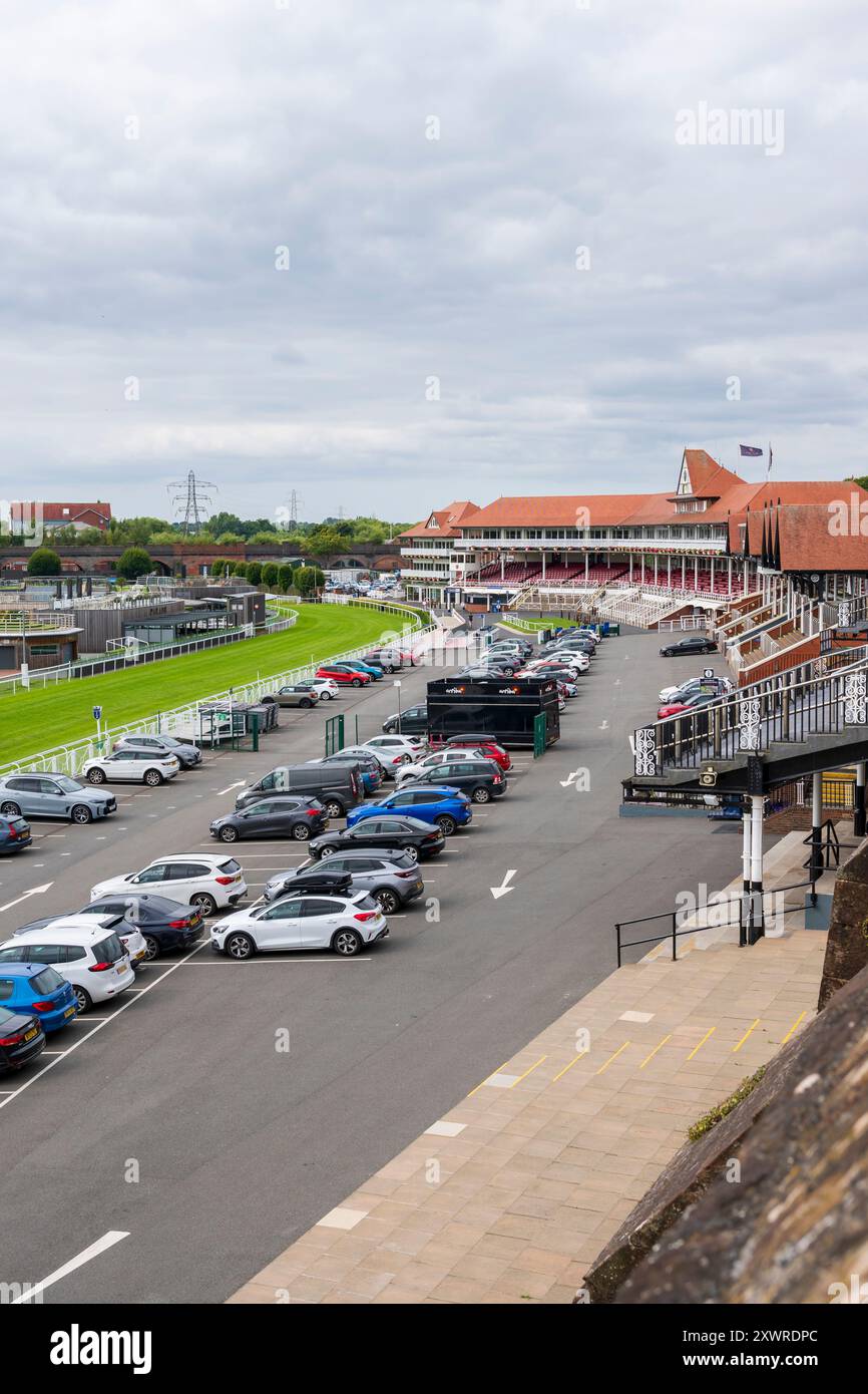 Bustling racetrack hi-res stock photography and images - Alamy