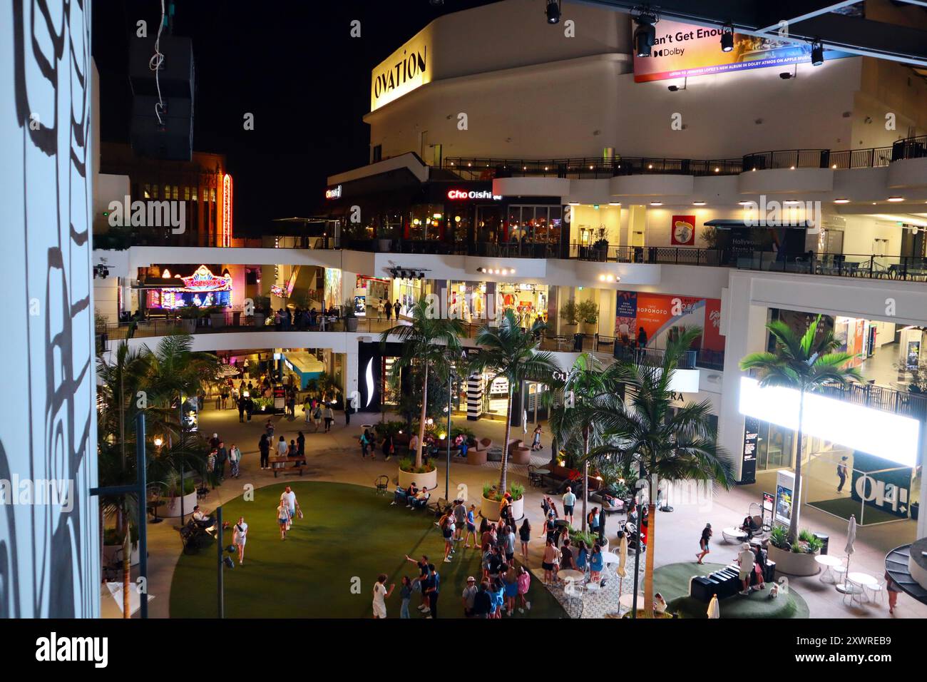 Shopping center walk fame hollywood hi-res stock photography and images ...