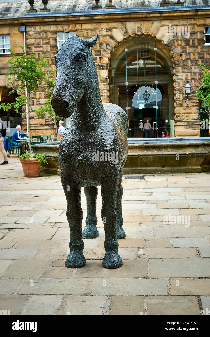 Sculpture of horse in the Stables courtyard at Chatsworth House Stock ...