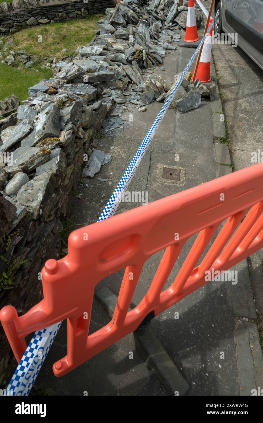Worksite pedestrian barriers hi-res stock photography and images - Alamy